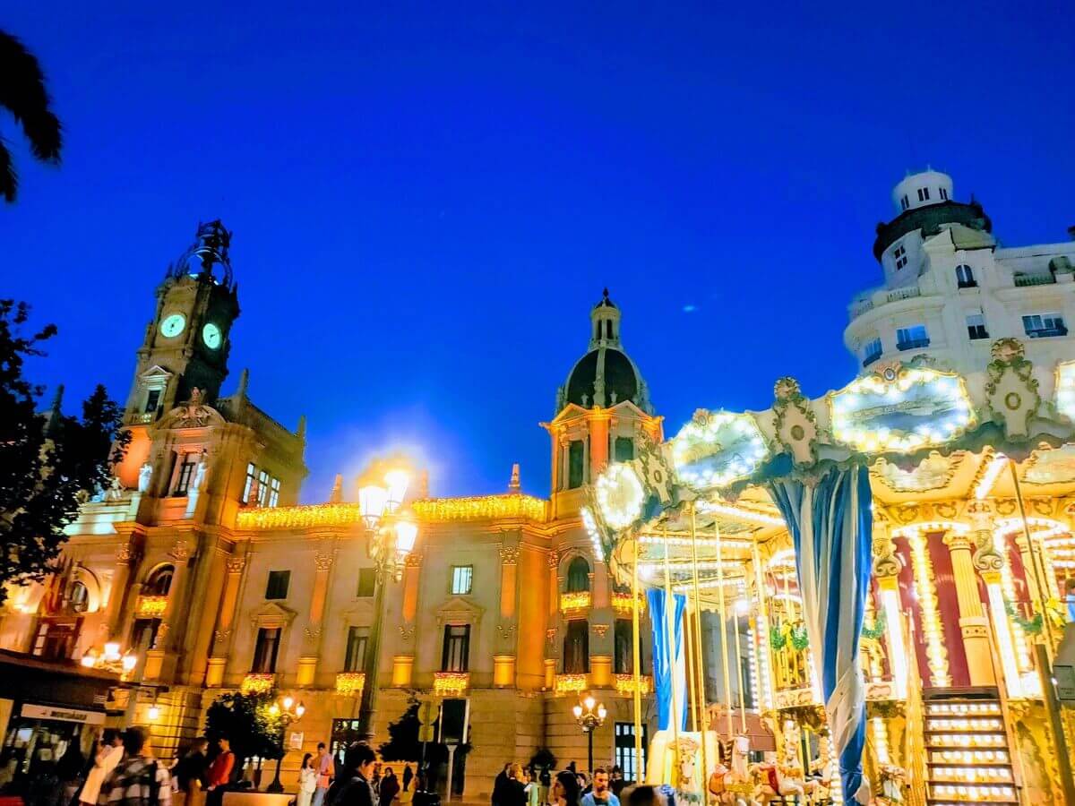 Valencia Christmas time transforms this city into a magical place ...
